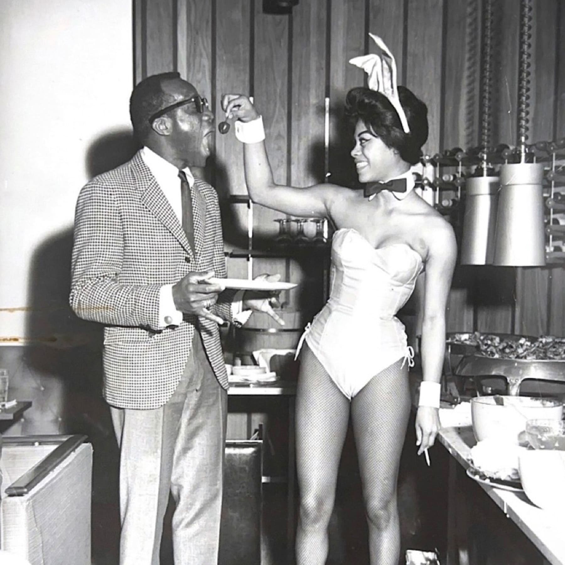 Life as a Bunny: Inside the Early Days of Chicago’s Playboy Mansion and the Playboy Club | WTTW ...