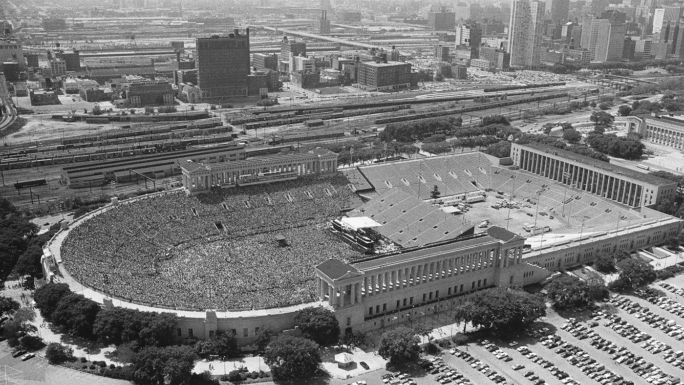 Chicago Has Never Hosted a Super Bowl. But Soldier Field Once Hosted ...